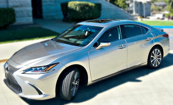Lexus ES 300 hybrid goes long way - Roseville Today